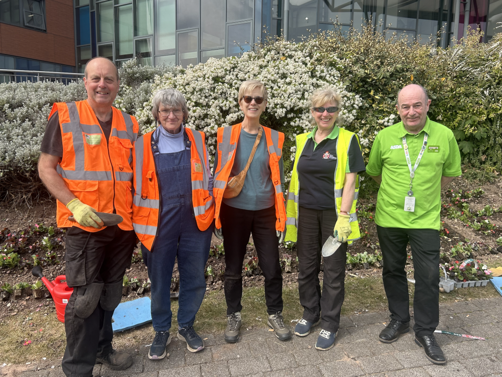 Planting a warm welcome - Walsall Healthcare NHS Trust